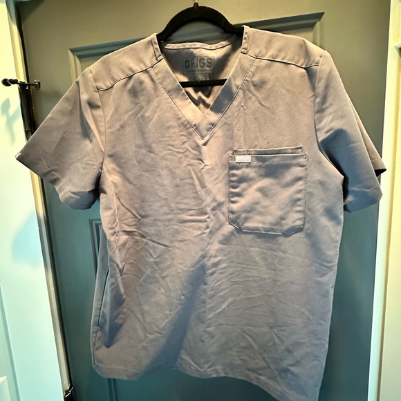 Figs | Shirts | Figs Mens Leon 3 Pocket Scrub Top Charcoal | Poshmark